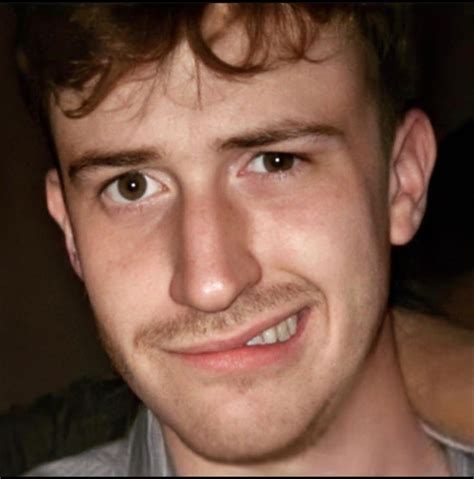 Joe Mazzello Actores Freddie Mercury Amor De Mi Vida