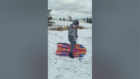 Катання на санчатах Канада шортс зима природа краса мизукраїни