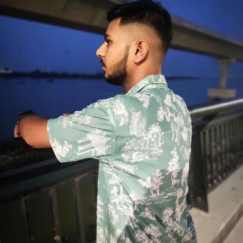 Ritik Kumar 🚀 Iritik03 • Threads Say More