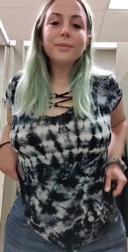 Join Me In The Bathroom For Some F Riday Fun Scrolller