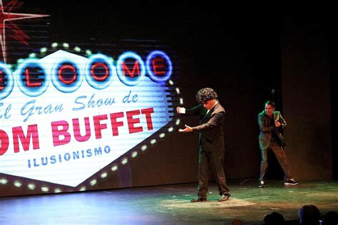 Parodia música y muchas risas las fotos del debut de Sin Codificar Is Back en Villa Carlos