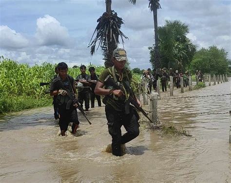 Khit Thit Media ဘုတလင်မြို့ပေါ်ရှိ စစ်တပ်စခန်းကို