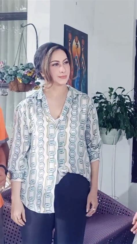 7 Potret Diana Pungky Yang Kini Sudah 49 Tahun Cantik Dan Awet Mudanya