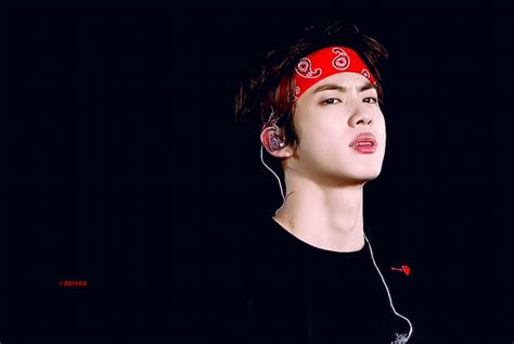 Bts Community Posts 716번째 석진시 ️ D 258 두 꼬부락 손가락으로 날려주는 키쓔💋💋