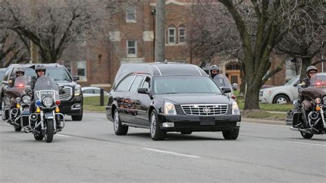 Officers Escort Boone Co Sheriffs Deputy Jacob Pickett Downtown