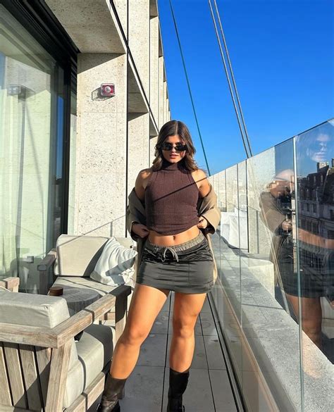 God I Love Her Legs Rfitelleedwards