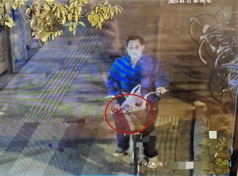 老家寄来的年货被人偷了下沙一市民挂在门口衣架上的 王某某 娄先生 腊肉