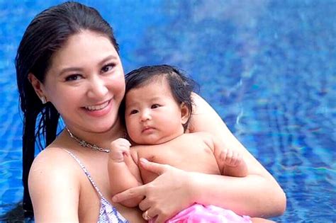Look Rufa Mae Takes Adorable Daughter For A Swim Abs Cbn News