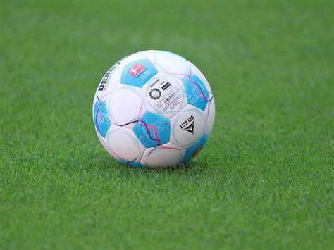 2 Bundesliga Hsv Gewinnt Erstes Spiel Nach Baumgart Entlassung