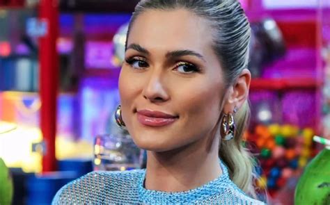 Lívia Andrade Encanta Em Foto Sensual ‘perfeita