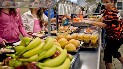 To Stop Picky Eaters From Tossing The Broccoli Give Them Choices The