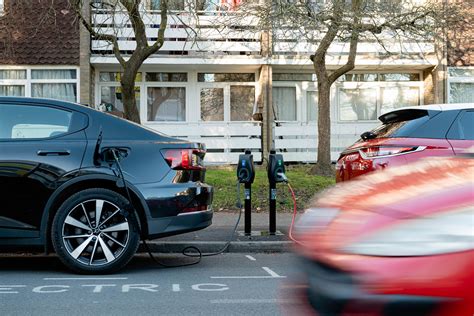 E Mobility Aziendale DKV Mobility Con Connected Kerb In UK