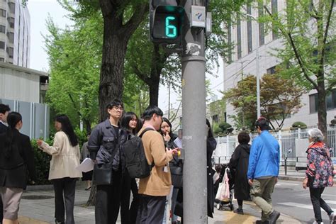 도로교통공단 시각장애인용 횡단보도 음향 신호기 개선 나선다