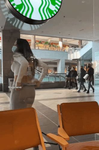 Public Flashing Lezzamoures