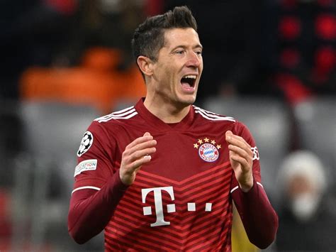 Bayern Munich Blast Into Champions League Quarters As Lewandowski Hat