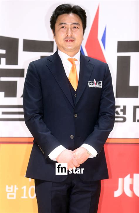 [포토] 안정환 ‘어색한 포토타임 Fn스타