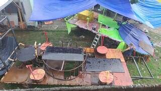 Chuva atrasa desfile das escolas de samba de Corumbá em uma hora