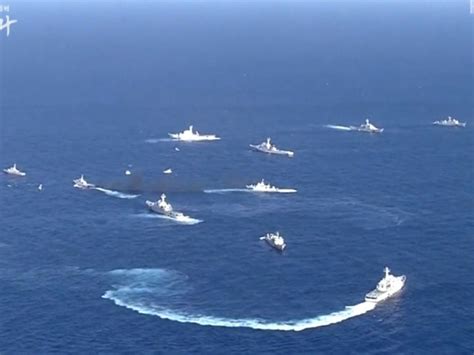 中国海警船编队巡航钓鱼岛，曾与日本军舰激烈对峙 搜狐大视野 搜狐新闻