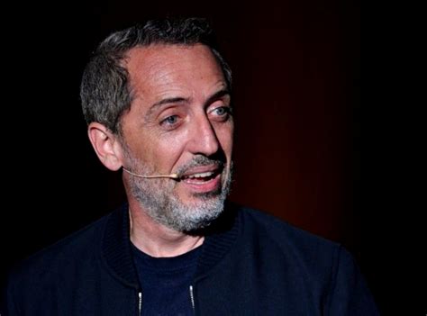 Raphaël Elmaleh le fils de Gad Elmaleh et Charlotte Casiraghi spolié