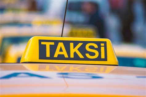 背景のボケ味のタクシーの車の屋根の記号 イスタンブールのストックフォトや画像を多数ご用意 イスタンブール サービス タクシー