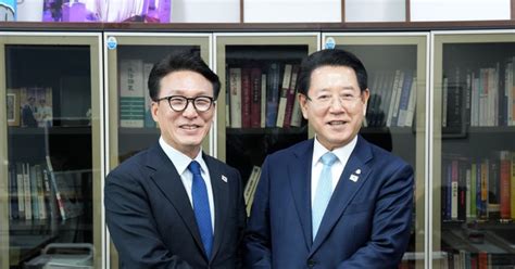 김영록 전남지사 국회 찾아 해상풍력 등 현안 건의
