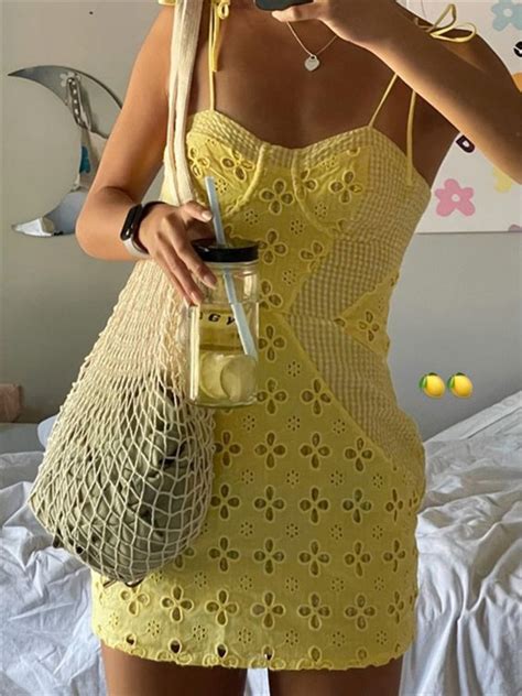Voguable Women Yellow Lace Trim Spaghetti Strap Bodycon Mini Dress Rom