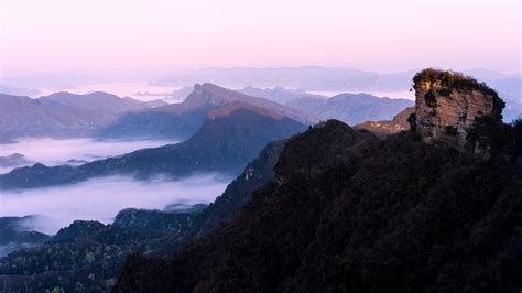 香炉峰在哪里 香炉峰在哪 伤感说说吧