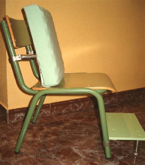 Silla con respaldo y reposapiés regulables en distancia y altura de Download Scientific
