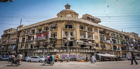 Karachis Burns Road To Become Official Traffic Free Food Street