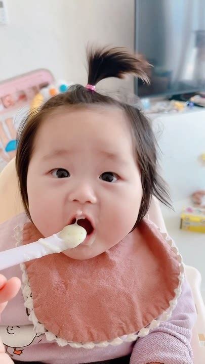 이유식 맛있게 먹는 6개월 아기 육아기록 예쁜아기 육아일상 이유식시작 이유식먹방 귀여운아기 6개월아기 Youtube