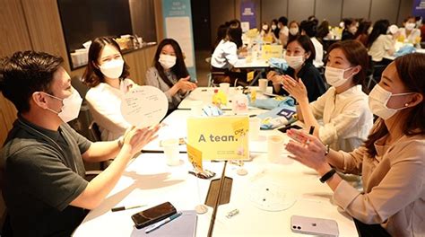 kakao tests out a novel internship program to recruit all around