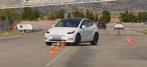 The Moose Test A Critical Maneuverability Test For Cars