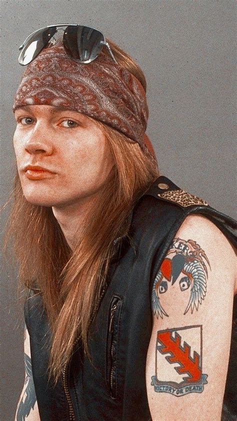 Guns N Roses Frontman Axl Rose Looks Unrecognisable As He Signs