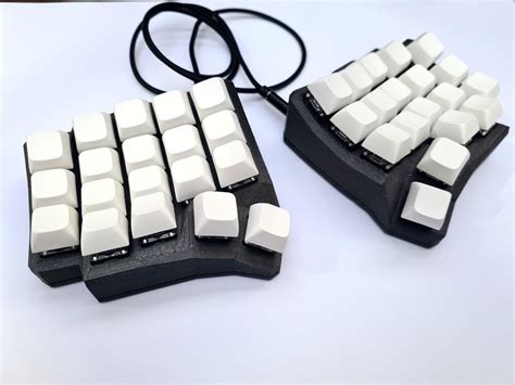 Velvet Keyboard A Compact 38 Keys Minimalist Variation Of Dactyl
