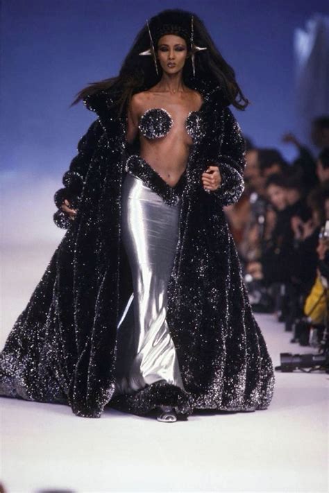 Revisit Naomi Campbell S Most Iconic Moments On The Runway Through The