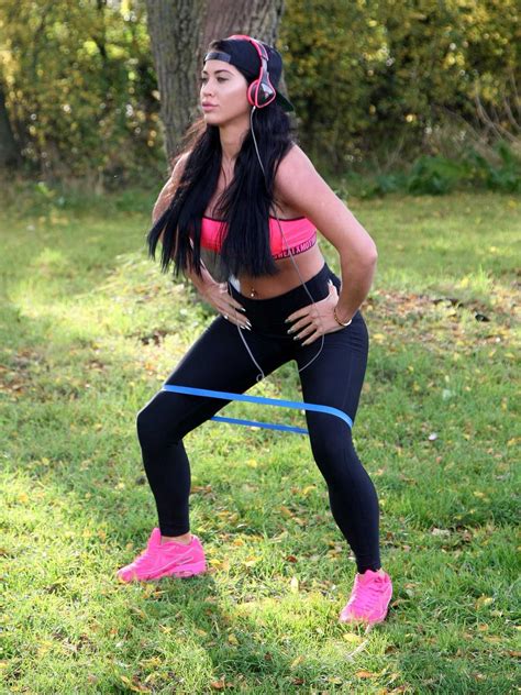 Jacqui Ryland Works Out In A Park In Birmingham Celeb Donut