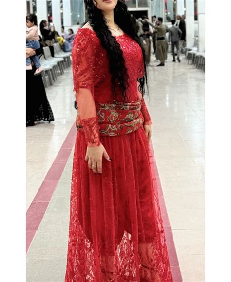 Lawen ‎دوخت لباس کوردی و دیزاین دسمالی مشتری خوش سلیقه دوختودوز