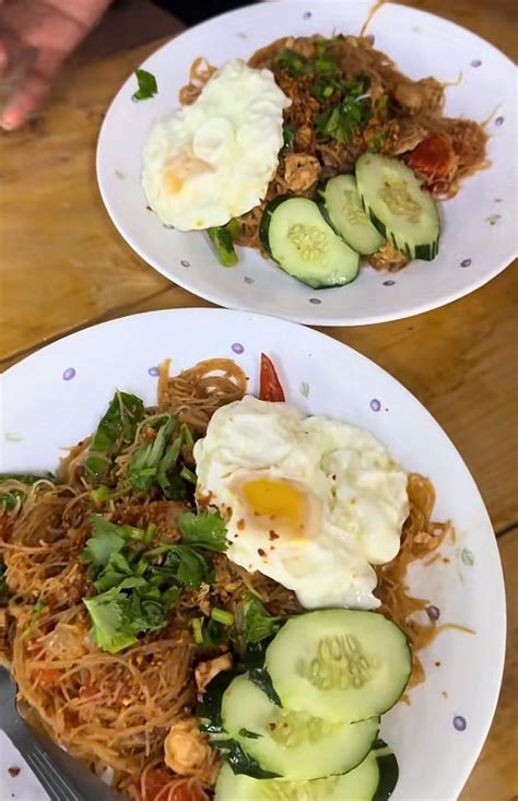 This Workshop Serves Up Free Meals While You Wait For Your Car Weirdkaya