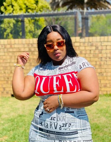 Fans Are Liking Gogo Skhothenis Recent Bathroom Picture Style You 7