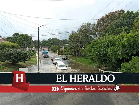 El Heraldo de Poza Rica Vehículos quedan varados