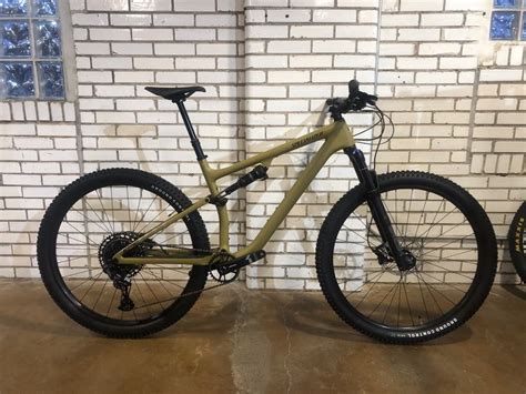 SPECIALIZED EPIC EVO 2023