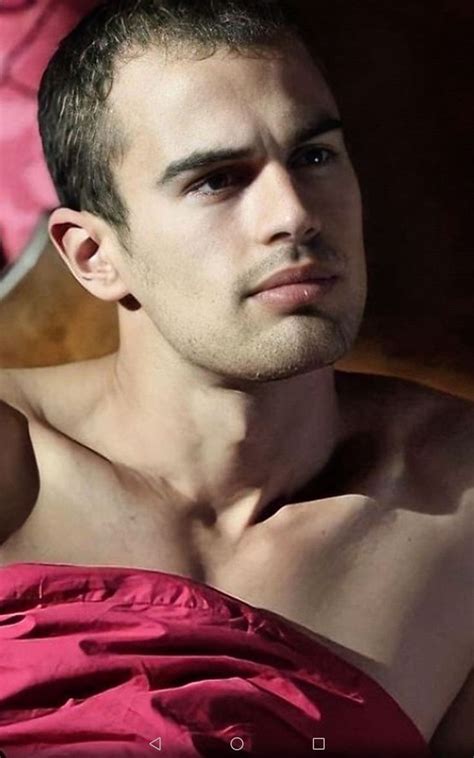 Pin By Hristina On Theo James Handsome Male Actors Theo James Actors
