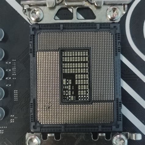 Broken Motherboard Pin Rlinustechtips