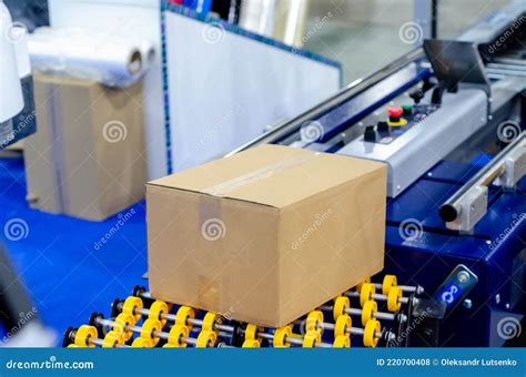 Automatic Tape Carton Sealing Machine Box Folding Machine Stock Photo Image Of Goods Control