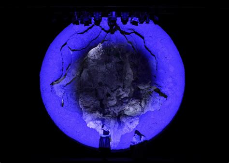 Anish Kapoor Creates Set Design For English National Opera