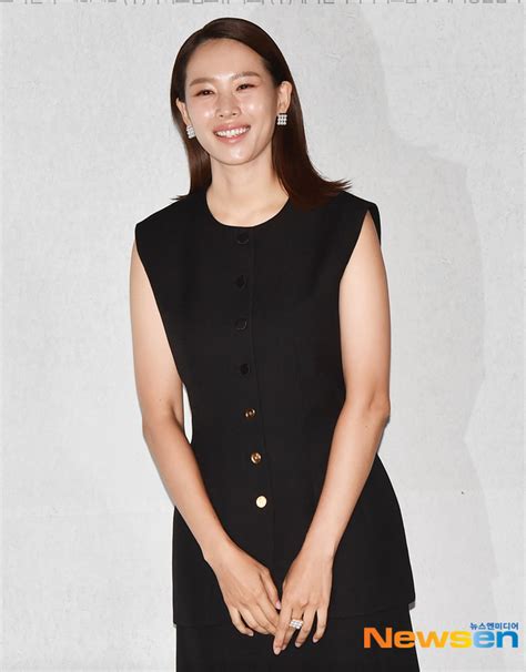 조윤희 前남편 이동건 열애설 속 경사…이상형 男과 스페셜 Mc 개늑시