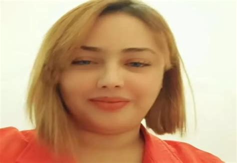 الحاجة سندس تونسية تشعل مواقع التواصل بإعلان زواجها من رجلين وهكذا