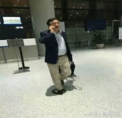 網曝：72歲的華為總裁任正非獨自一人現身香港吃快餐無人識 每日頭條