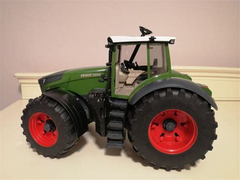 Bruder Traktor Fendt 1050 Vario