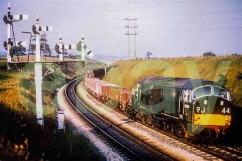 Uk Diesel Train Railway Photograph Of Class 22 D6320 Rm22 04 £170